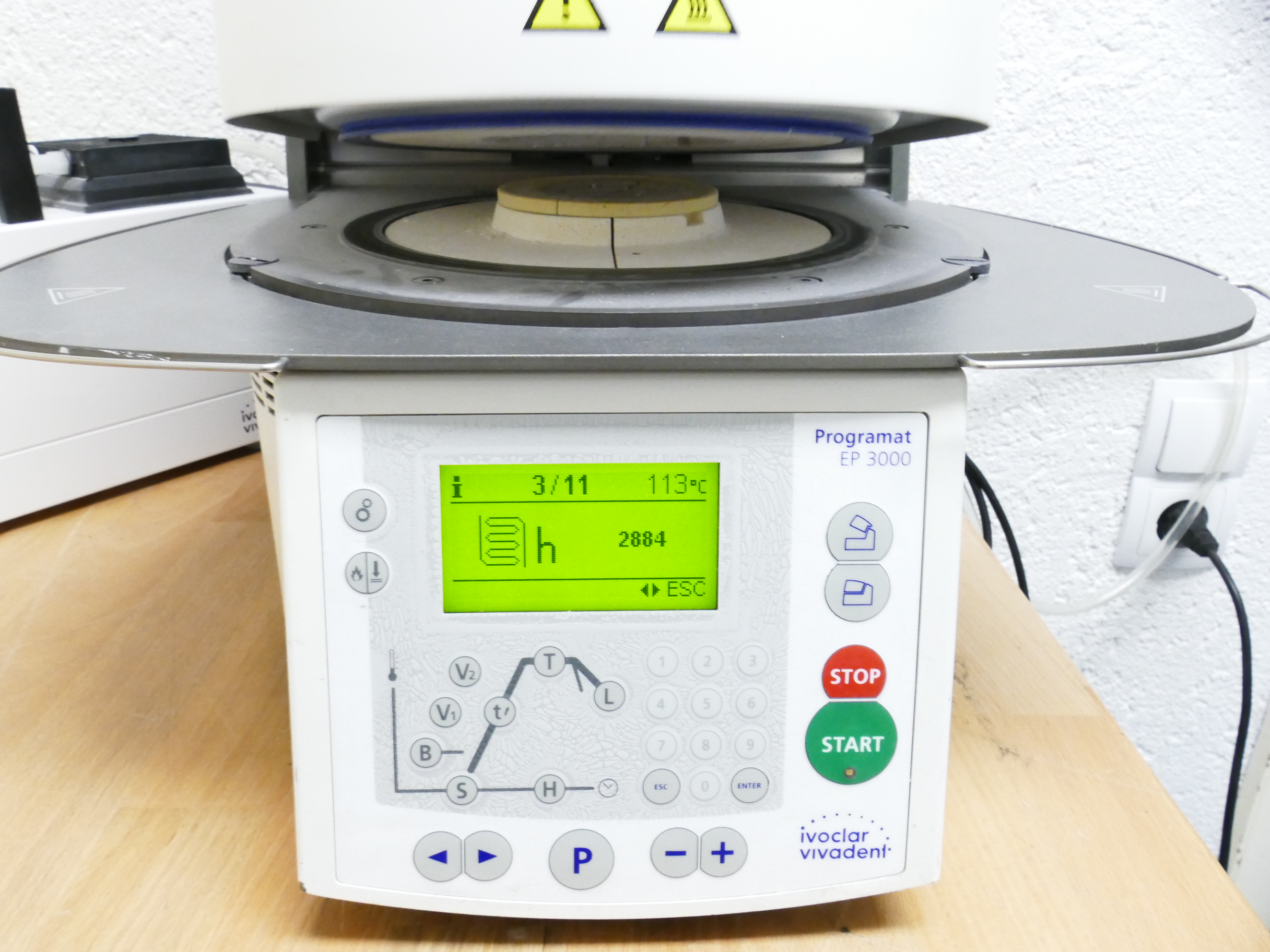 Ivoclar Programat EP 3000 Keramikpressofen EP3000 mit VP4 Pumpe 8661 ...