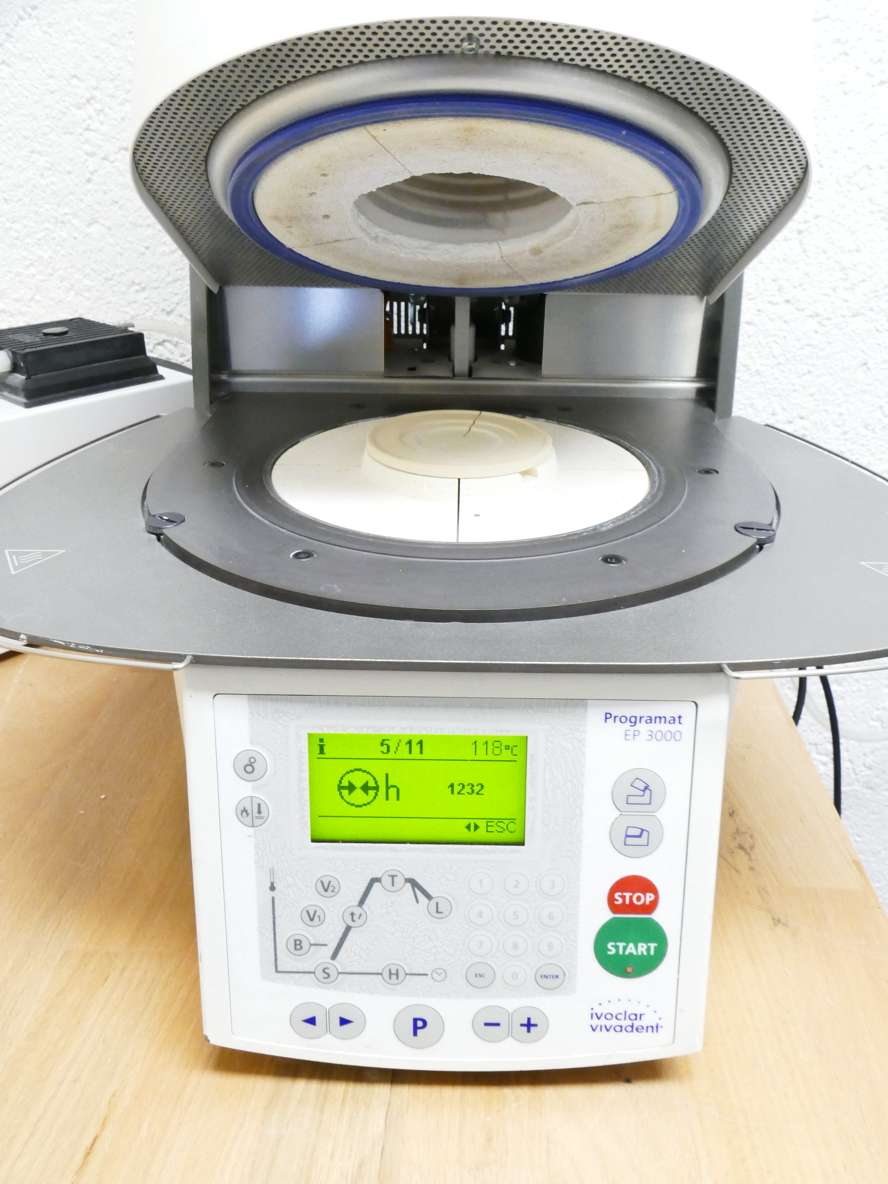 Ivoclar Programat EP 3000 Keramikpressofen EP3000 mit VP4 Pumpe 8661 ...